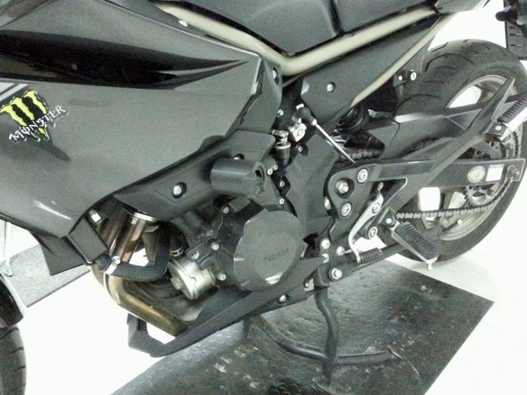 Yamaha XJ6 + Diversion 2009 - 2016 Crash Bobbins - MGSPEMGSPE